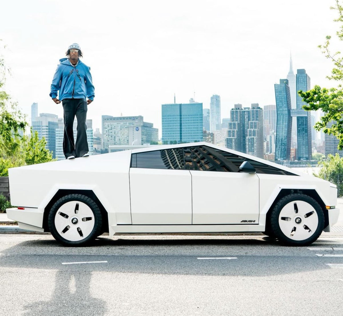 NY Giants' Isiah Simmons flaunts his Cybertruck wrapped in matte white ...